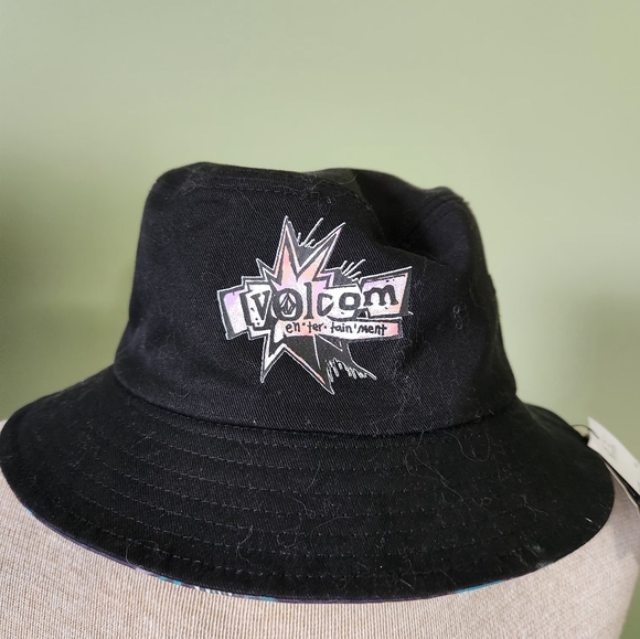 Volcom | Accessories | Volcom V Ent Flyer Reversible Bucket Hat Black ...